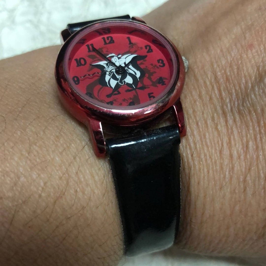 Vintage Pepe Le Pew Red Tone Womens Watch Warner Bros Brothers Store ...