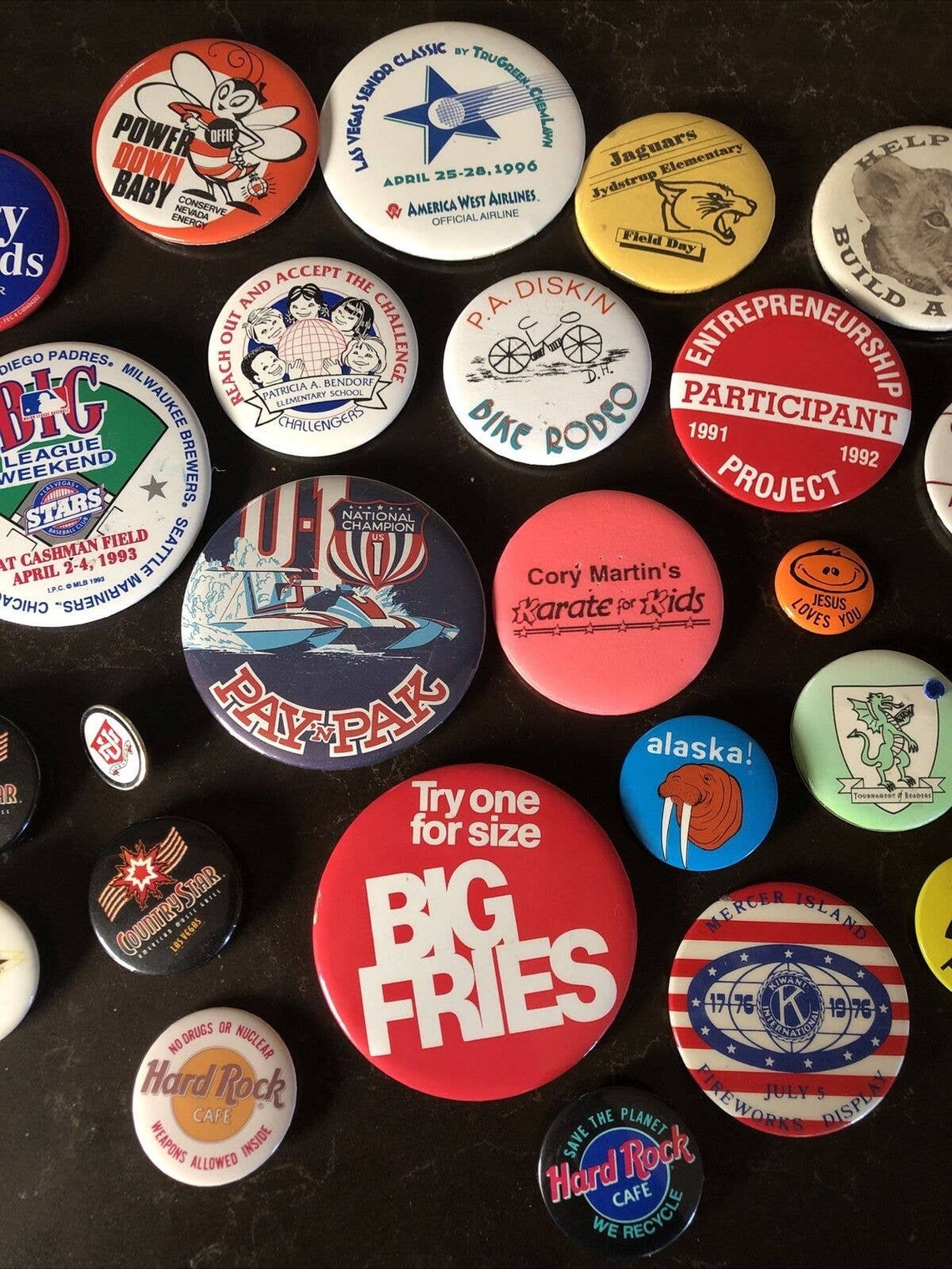 Lot of 26 VINTAGE 90s Buttons/enamel Pins Union Political School Hard ...