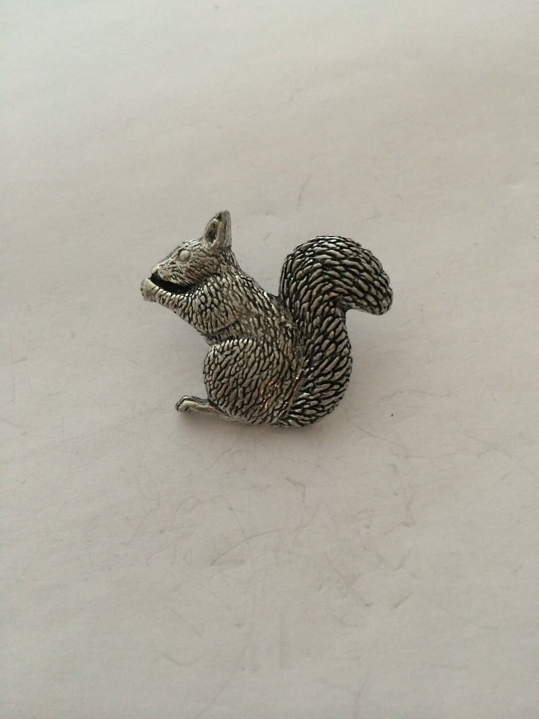 A35 Sitting Squirrel Pin Badge Silver or Gold Made of Fine English ...