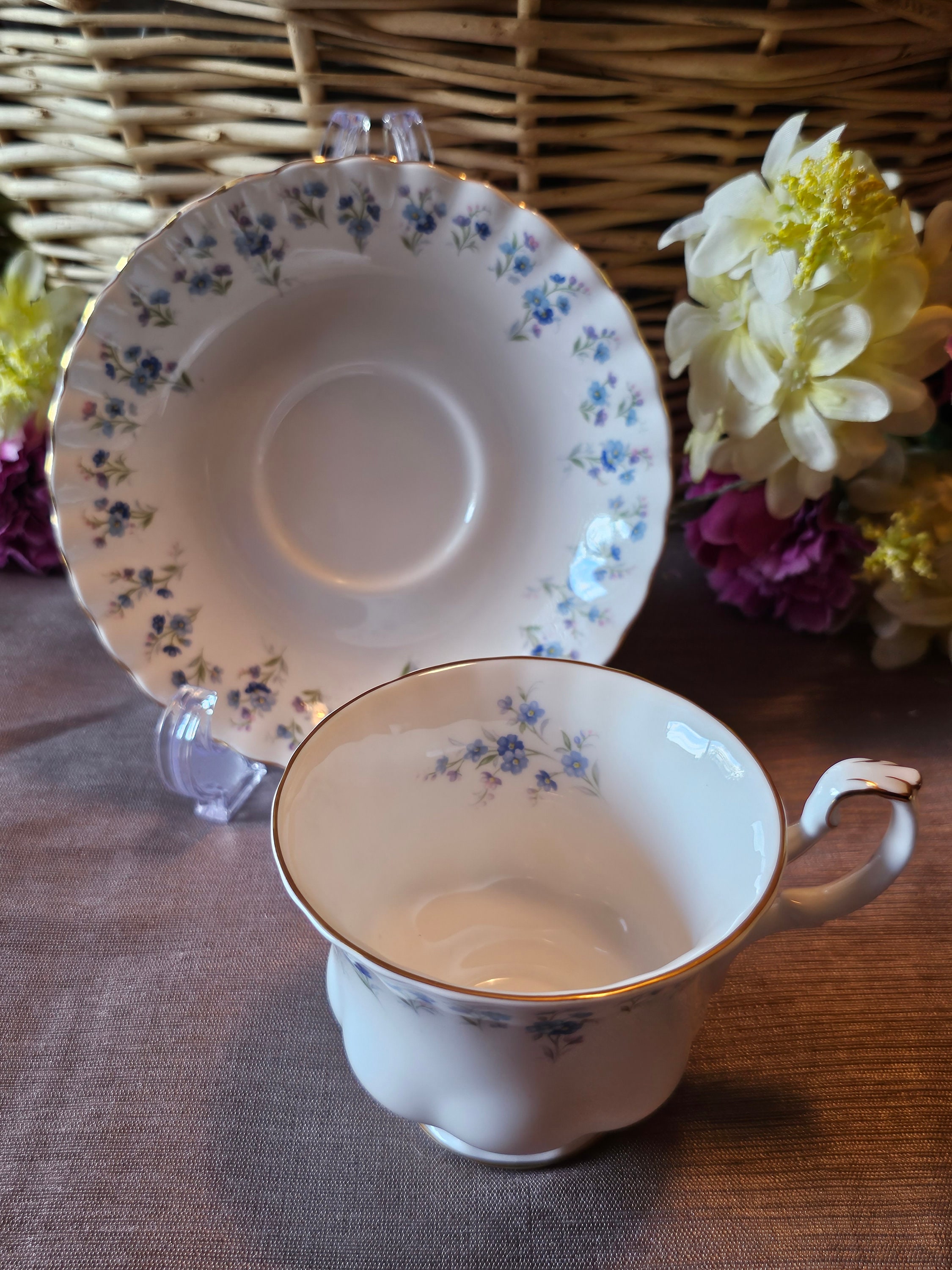 Royal Albert Memory Lane Tea Cup Teacup With Saucer Duo Made in England ...