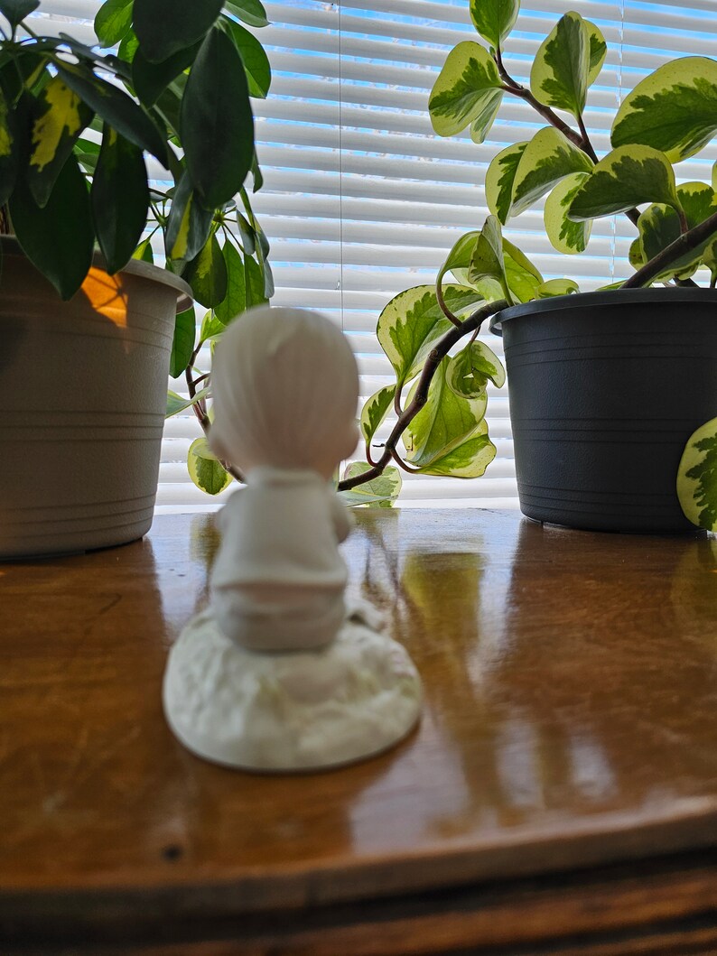 Vintage Precious Moments Special Edition Members Only Figure Figurine ...