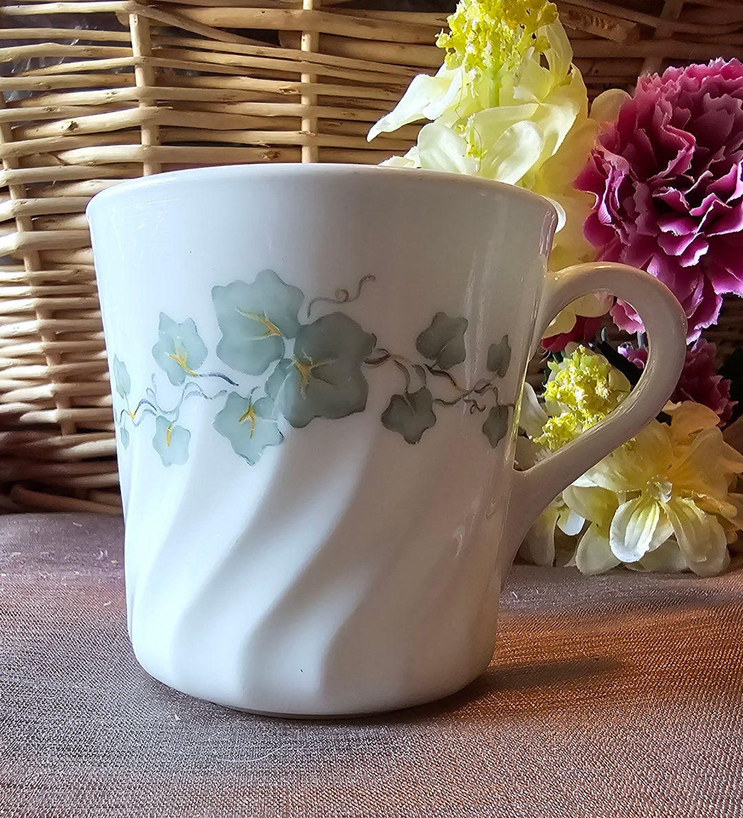 Corelle Callaway Green Ivy Vine Pattern on Swirled Mug Cup Body ...