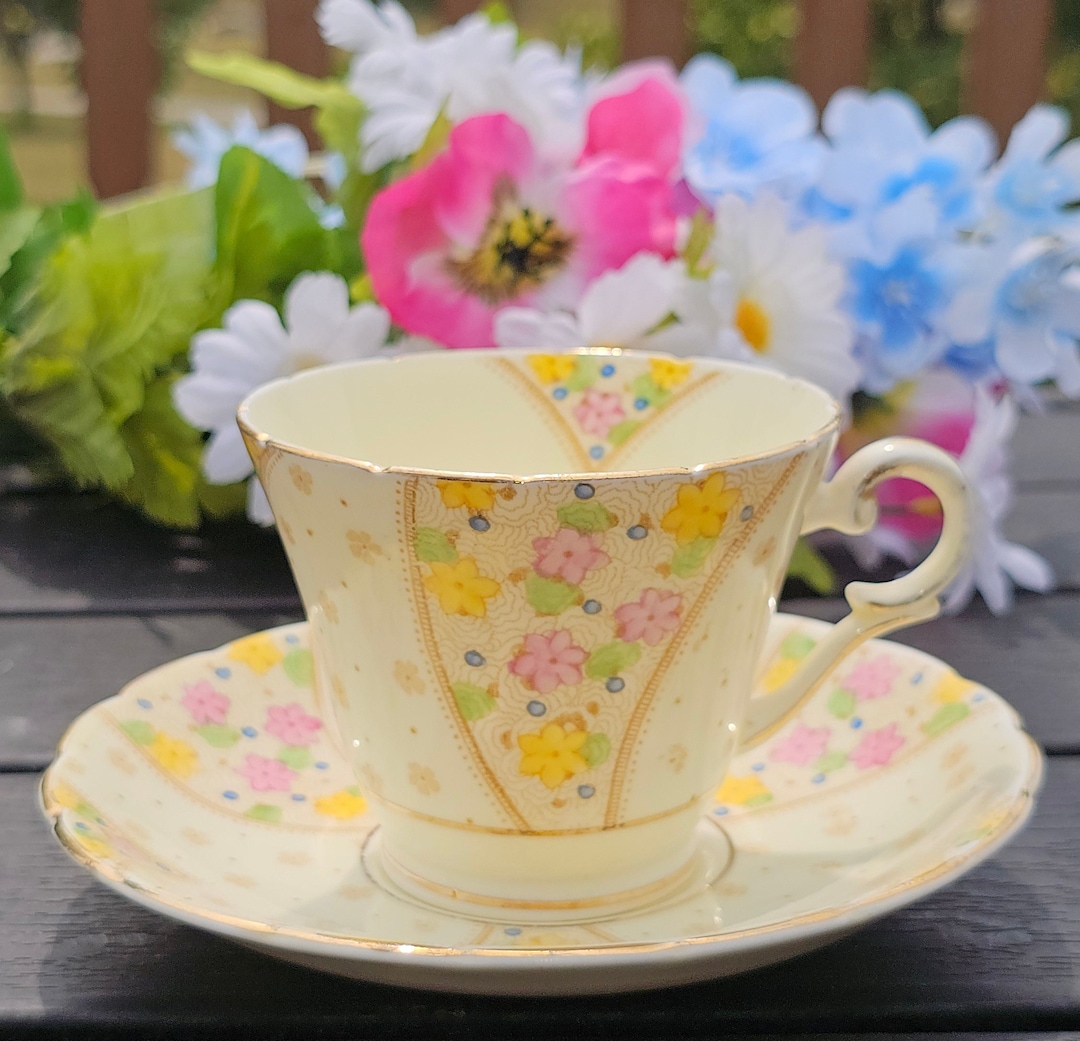 Vintage Best Bone Wellington China Floral and Cream Teacup and Saucer ...