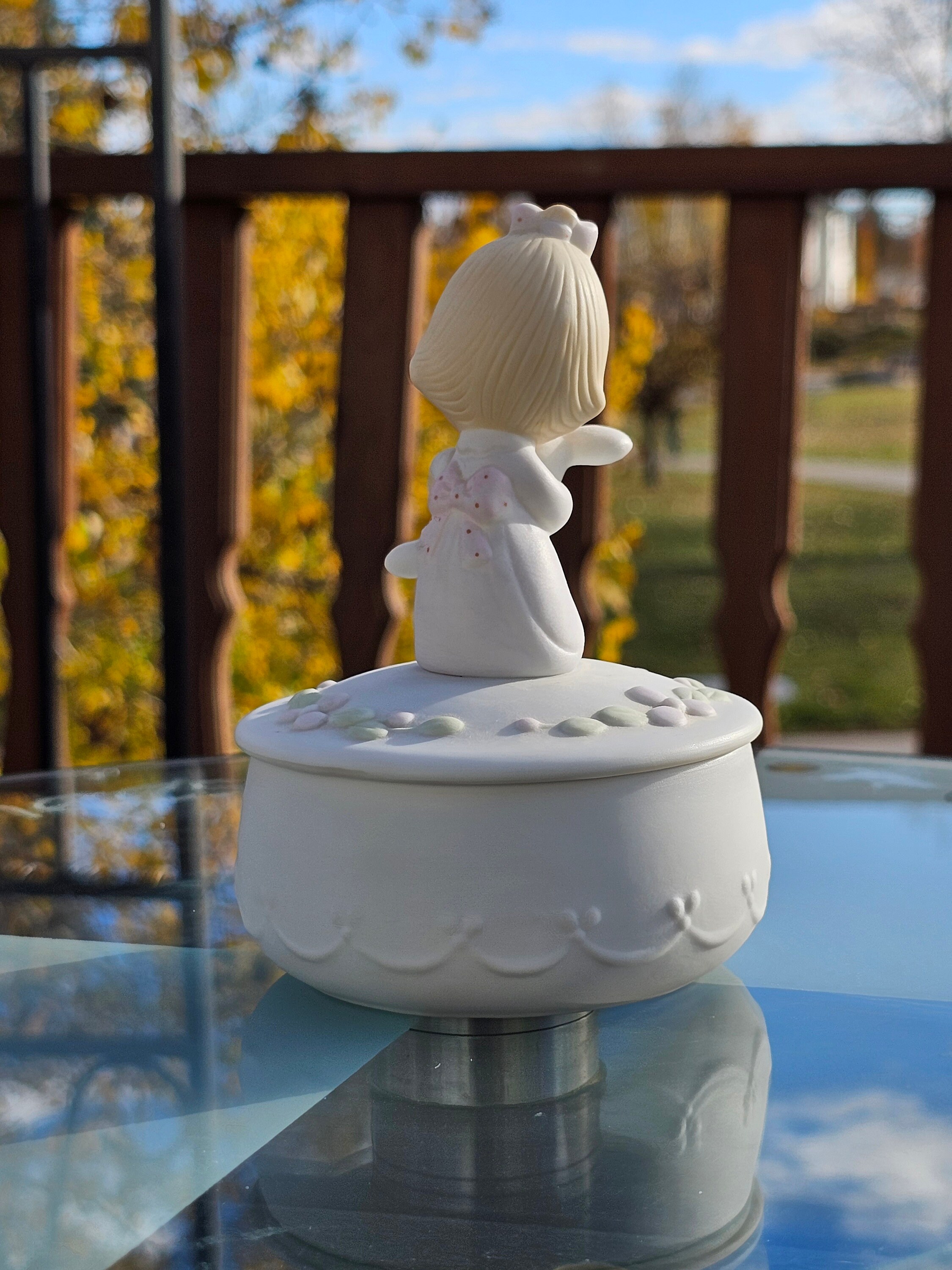 Precious Moments by Enesco jesus Loves Me Trinket Box Circa 1982. Girl ...