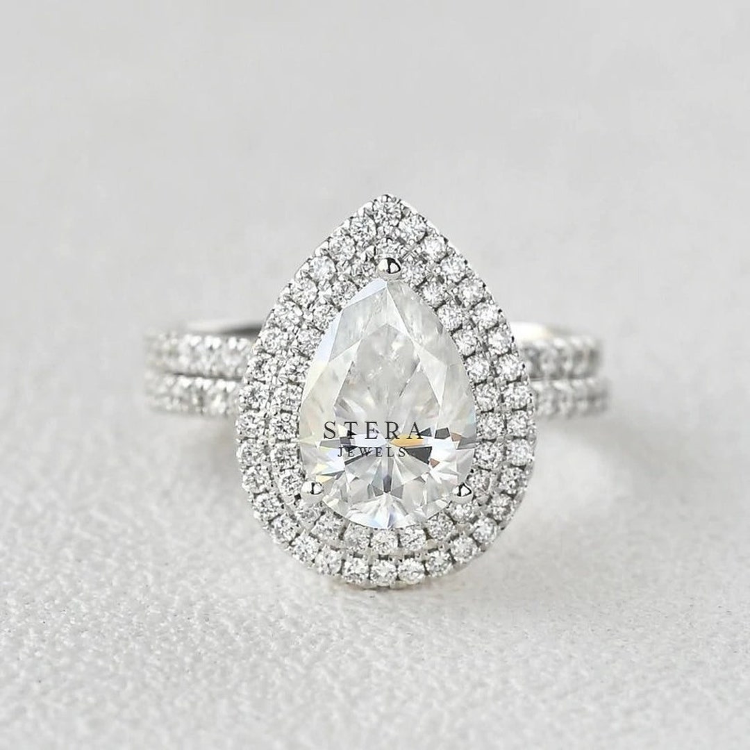 Lab Diamond Pear Cut Ring, 2.00 CT Center Stone, 0.30 CT Round Cut Side ...
