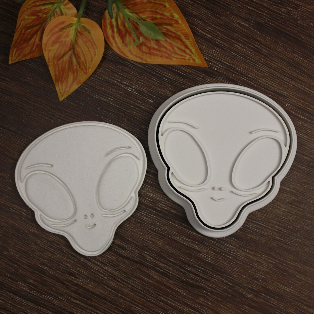 Alien Head Cookie Cutter Sci-fi Biscuit Mold for Space-themed Parties ...