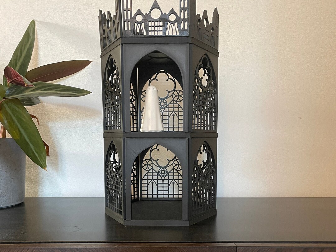 York Ghost Merchant Figurine Stand Tower - Etsy UK