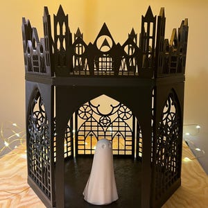 York Ghost Merchant Figurine Stand Tower / Gothic Stand / Apothecary ...