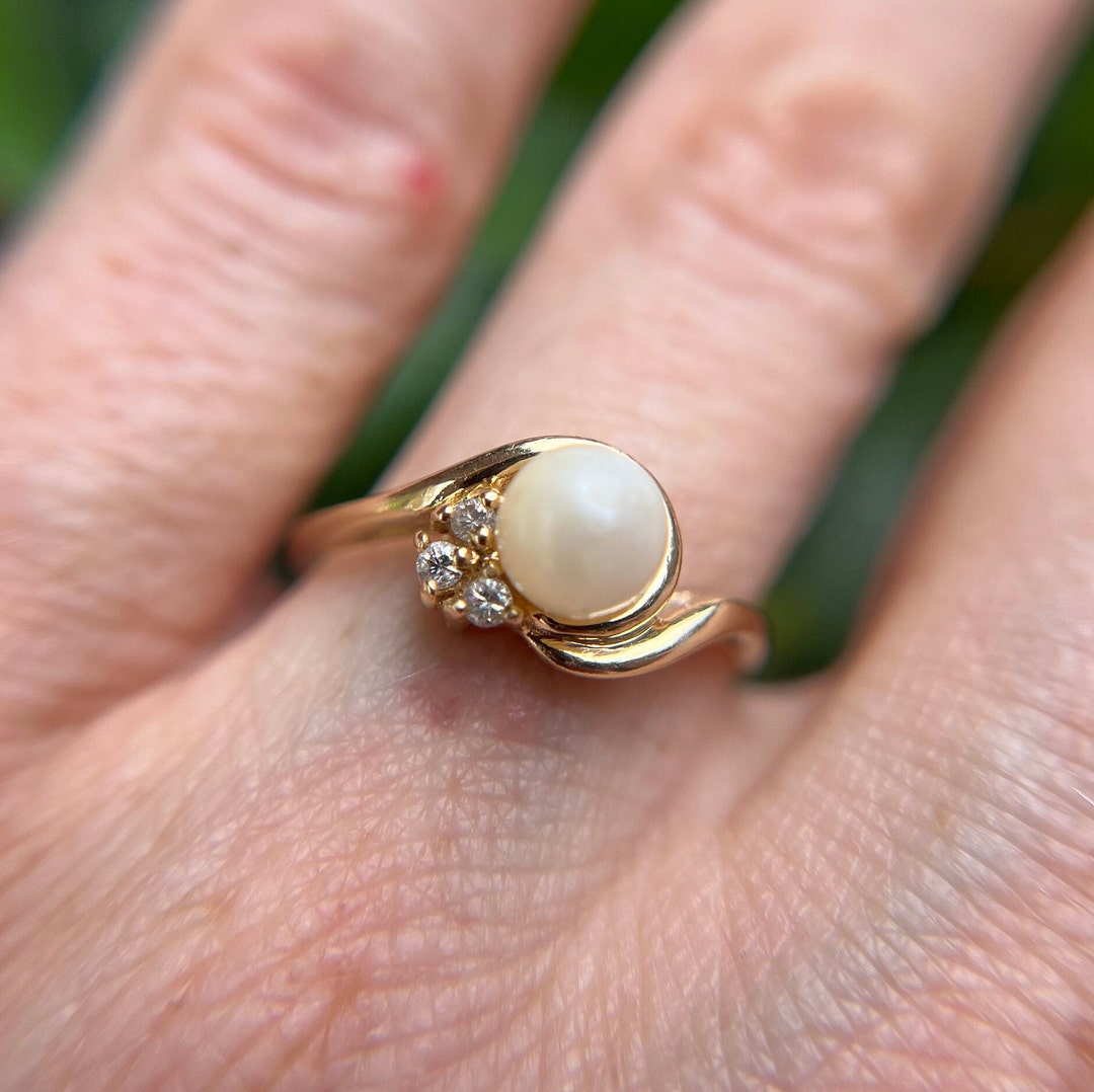 14K Yellow Gold Romanza Authentic Pearl and Diamond Ring - Etsy