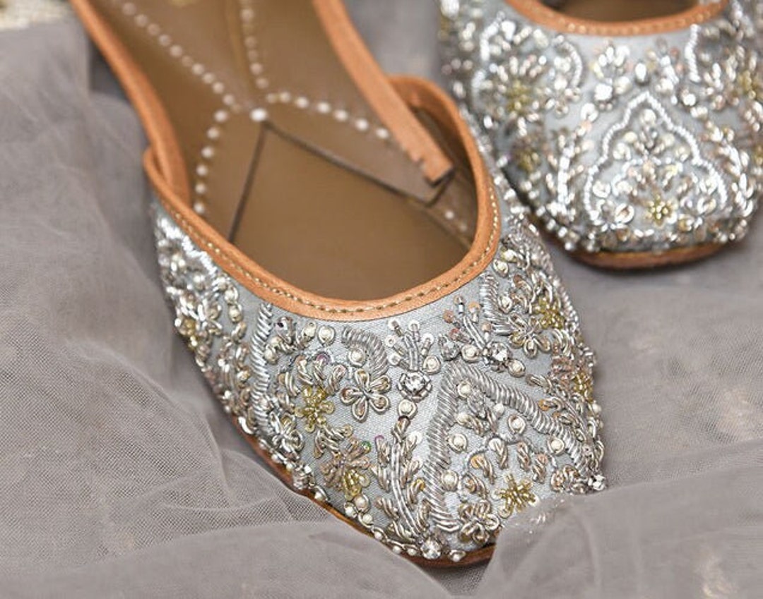 Silver/grey Base Juttis - Handmade Genuine Leather Punjabi Jutti/khussa ...