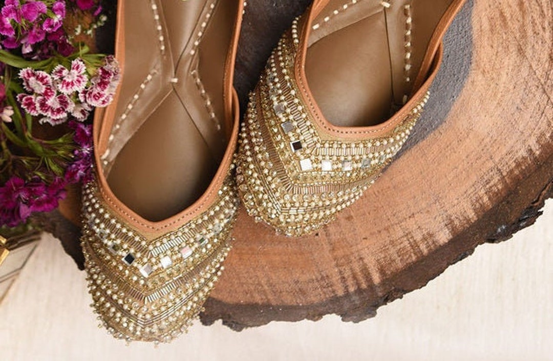 Gold Juttis- Handmade Genuine Leather Punjabi Jutti/khussa/mojari/flats ...
