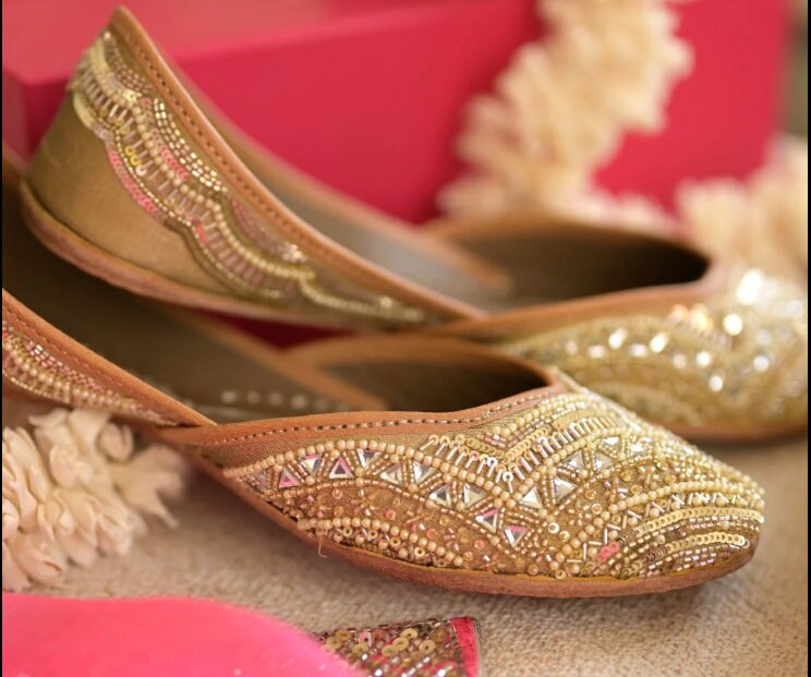 Gold Juttis- Handmade Genuine Punjabi Jutti/khussa/mojari/flats/bridal ...