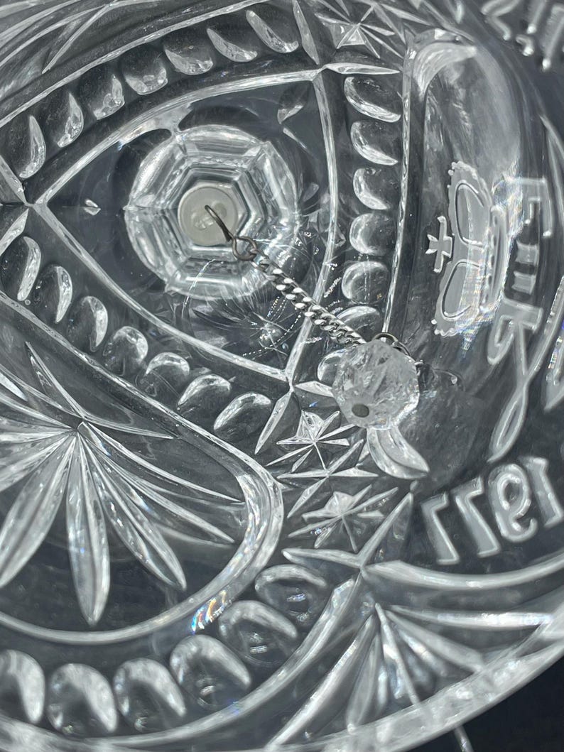 Collectible Queen Elizabeth II Silver Jubilee Bell. 1977. Royal Family ...