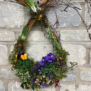 Living SPRING WREATH, Flowering Bulbs Plants,succulents Sustainable ...
