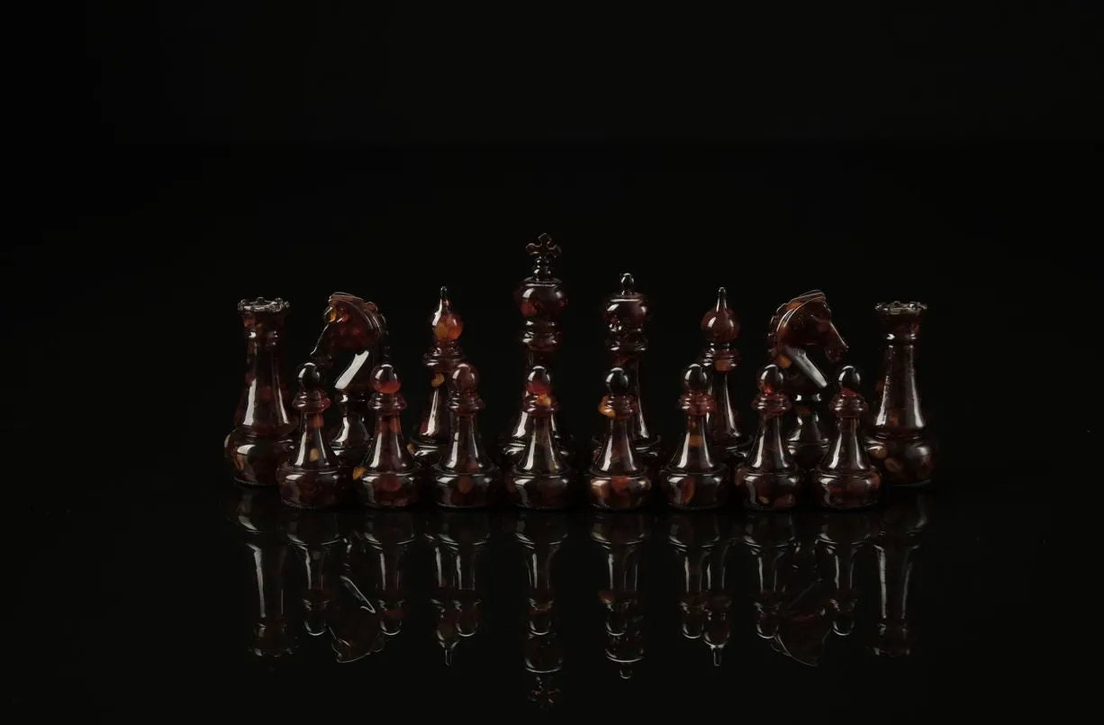 Unick Luxury Amber Chess Figures Europe S luxury Baltic Amber Chess ...