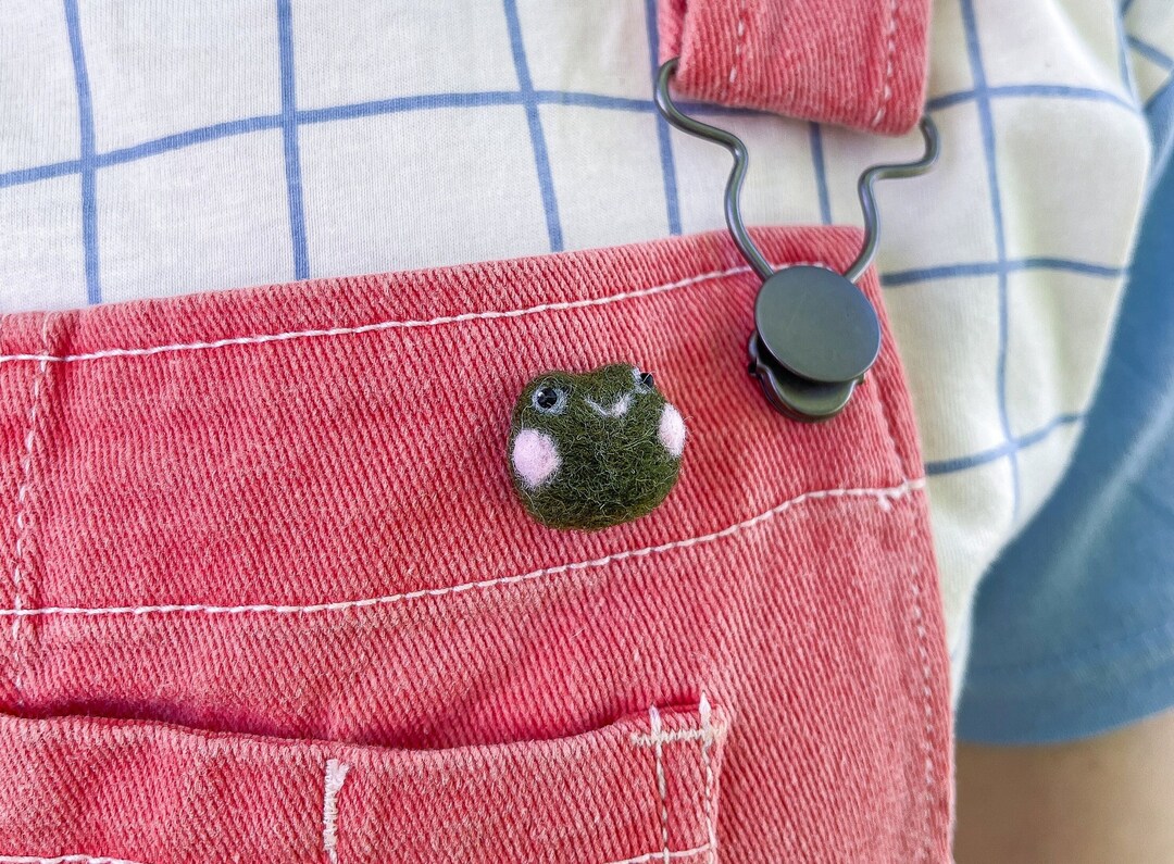 Needle Felted Frog Brooch | Cute Frog Pins - Etsy