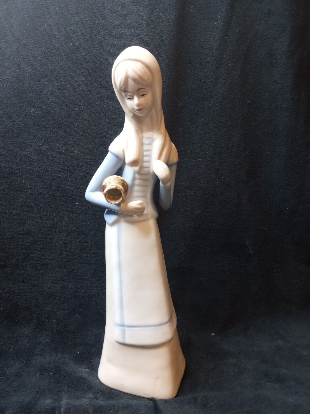 Vintage Porcelain Woman Holding Water Jug Figurine Lladro STYLE 10.5 ...