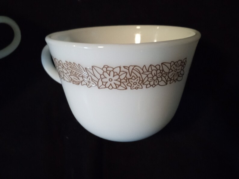 Vintage Lot of 4 Pyrex Coffee Cups 3 Green Flowers and 1 Woodland Brown ...