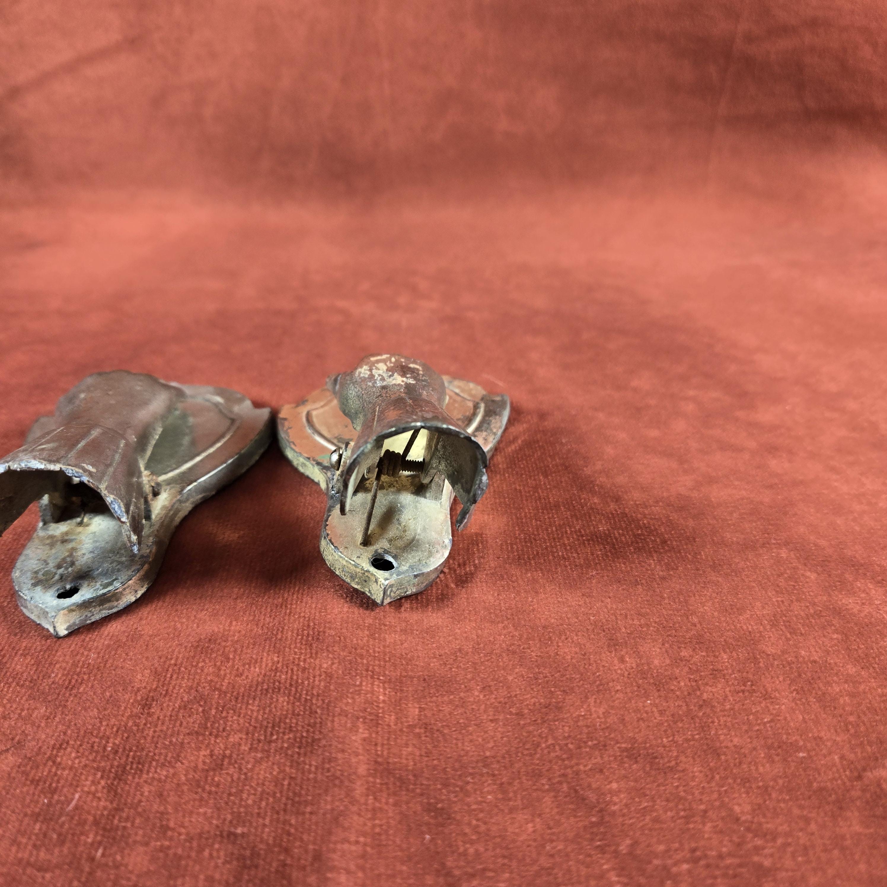 Pair of 1940s Victorian-style Hand Clips - Etsy