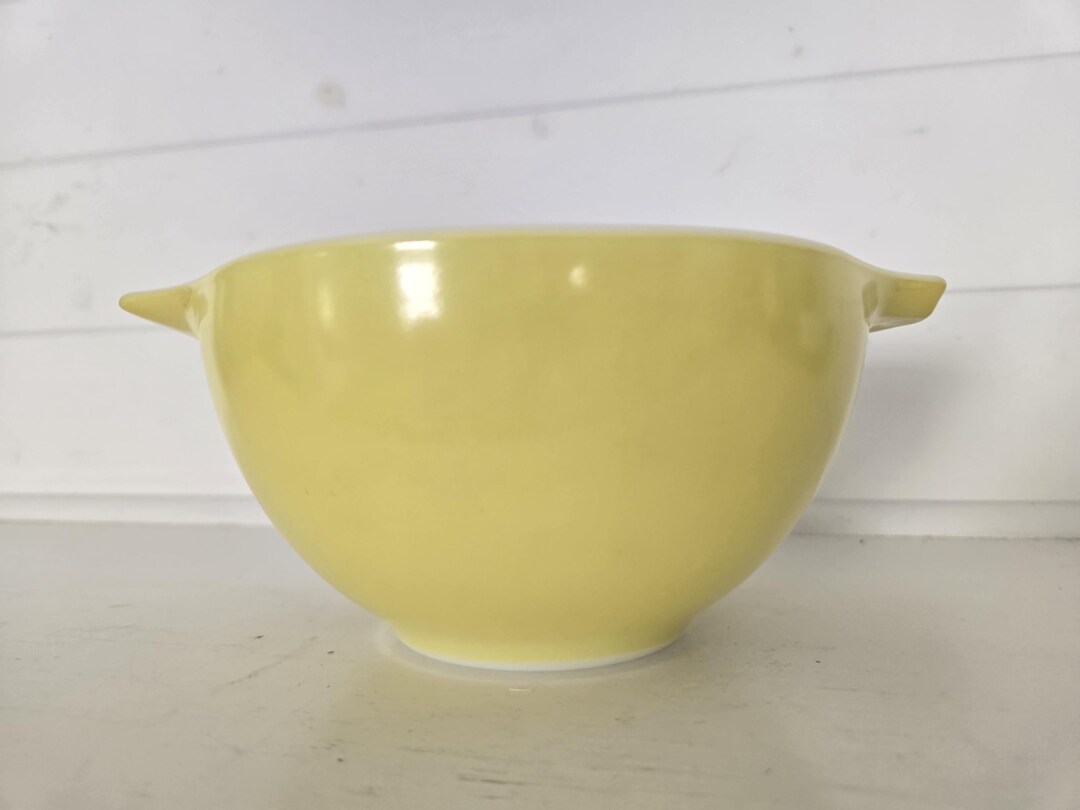 Vintage Pyrex, Celery Green Yellow, Batter Bowl - Etsy