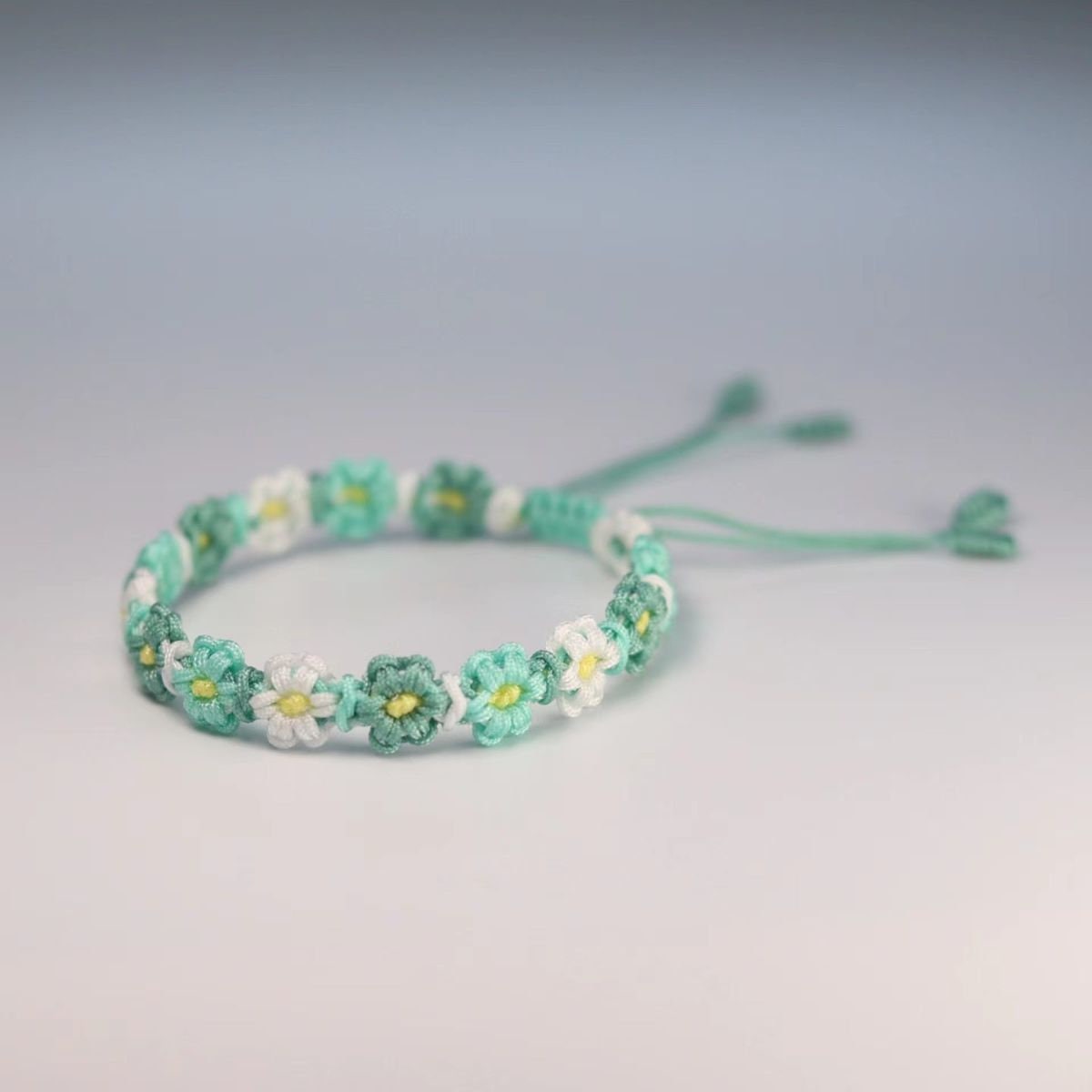 Handmade Braided Macrame Little Daisy Bracelet White Blue Flower Chain ...