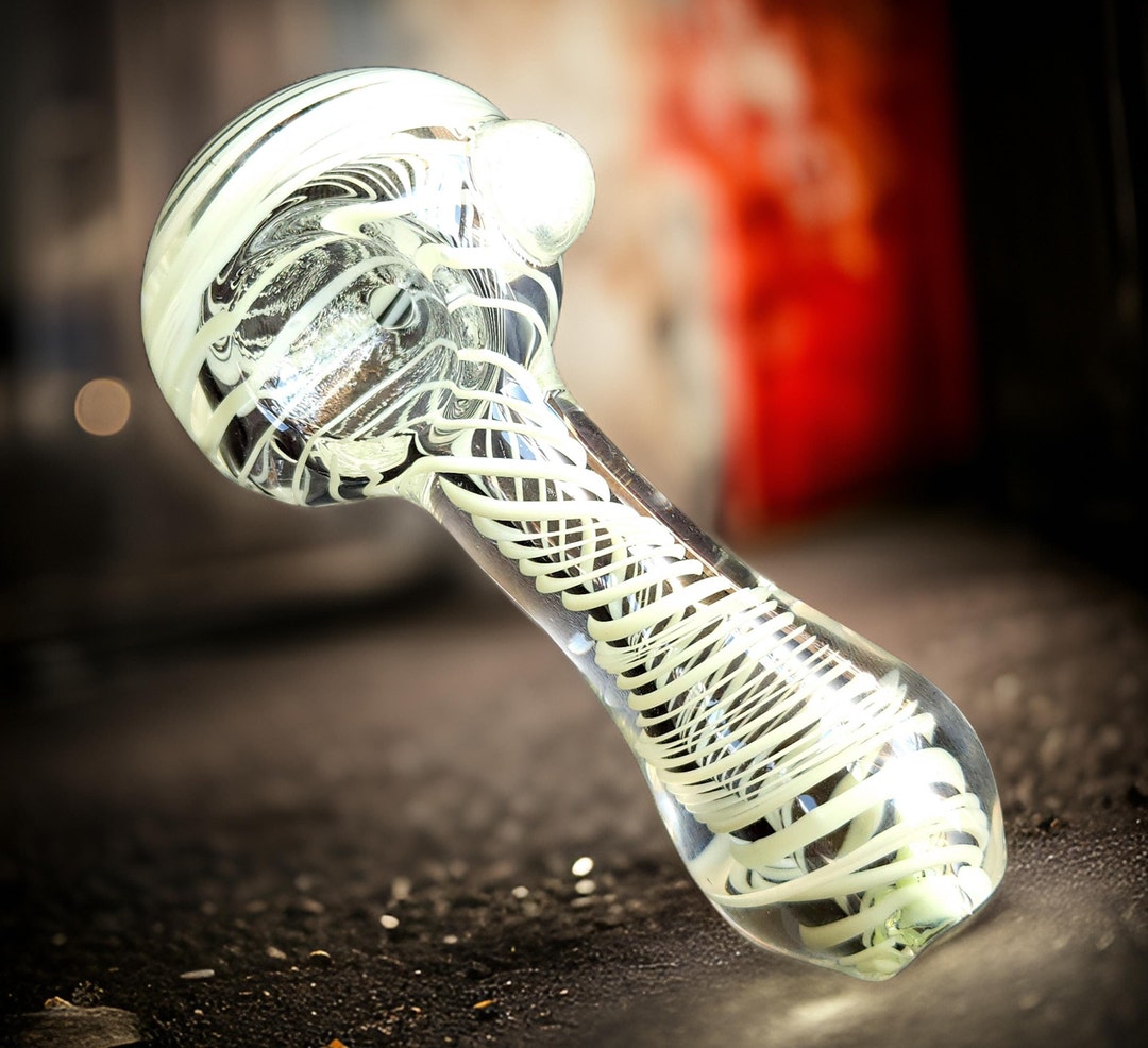 Unique Glass Pipe Elegant Thread Design Perfect Summer Accessory Gift ...