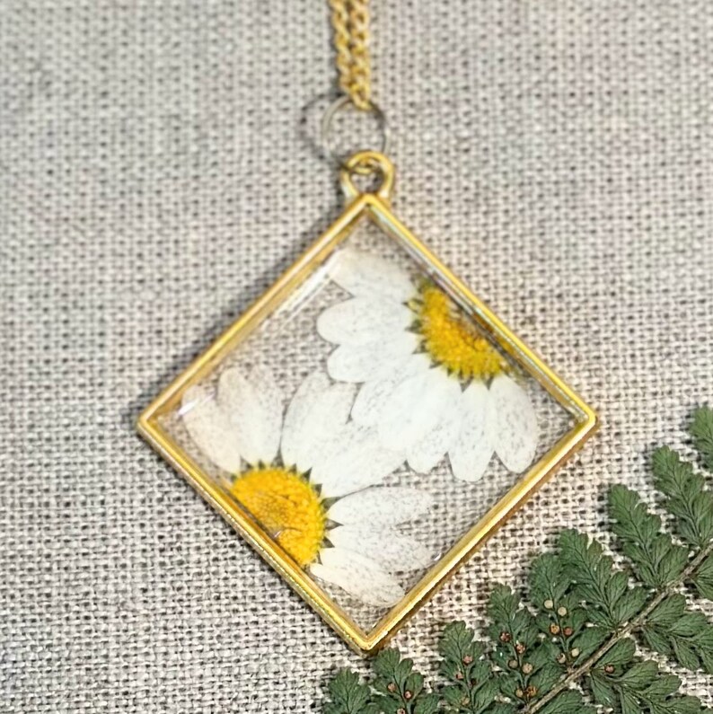 Handmade Pressed Flower Pendant. - Etsy