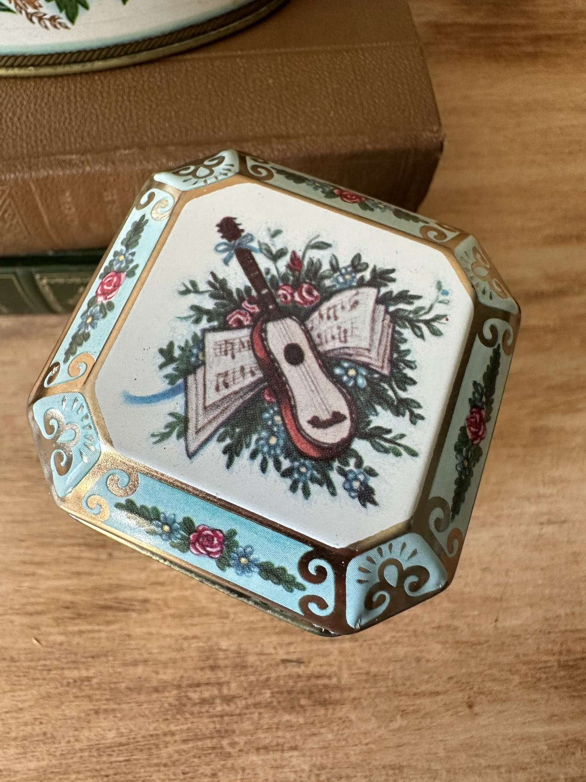 Vintage Victorian Style Floral Tin, Vintage Storage Container - Etsy