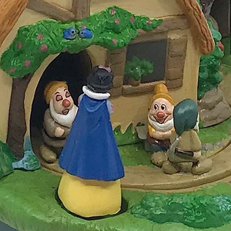 Hallmark 2004 Walt Disney's Snow White and the Seven Dwarfs Ornament ...
