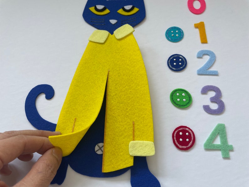 Pete the Cat Felt Story Set: Groovy Buttons Flannel Board - Etsy