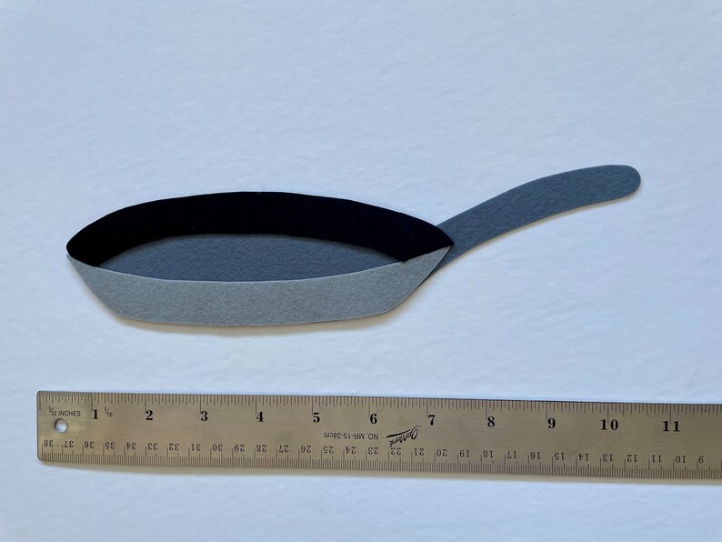 Five Little Hot Dogs Frying in a Pan - Felt Story, Flannel Board ...