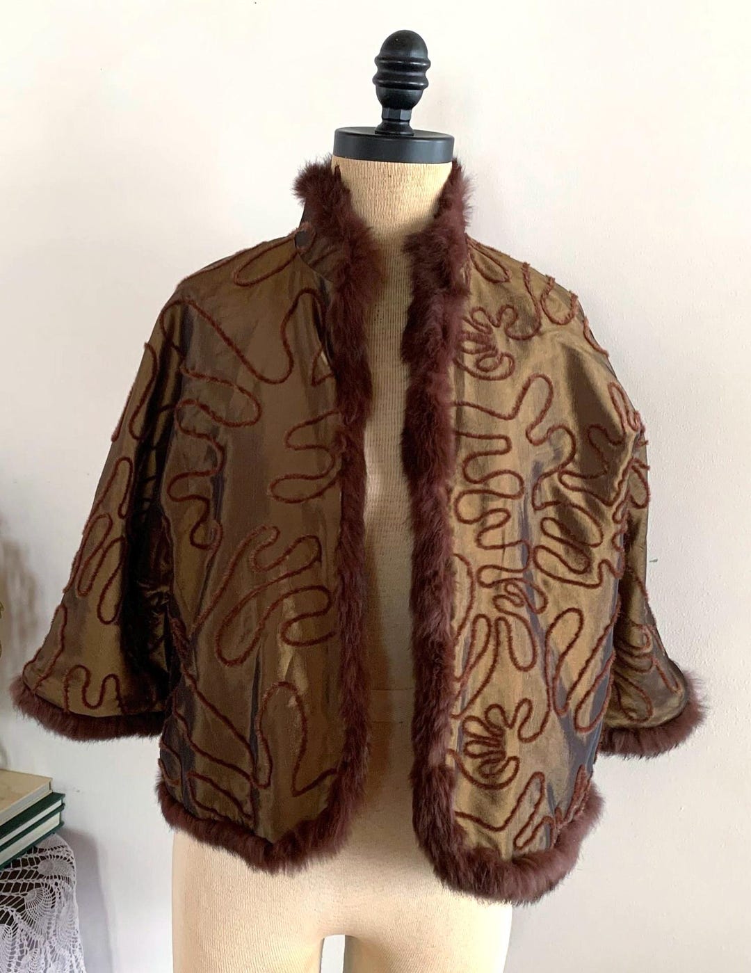 Vintage Designer Style Silk and Fur Pattern and Trim Cape / Caplet ...