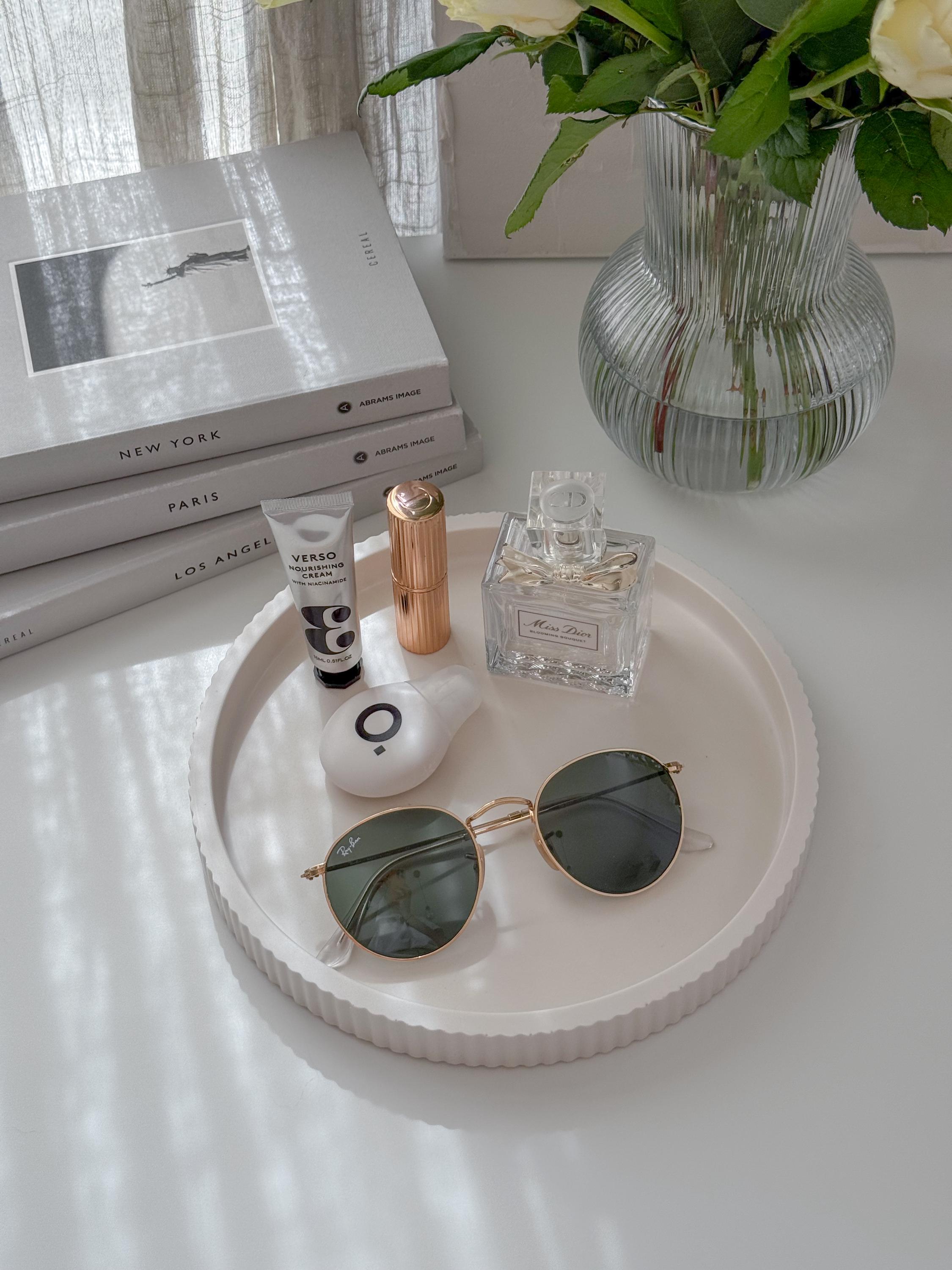 Ribbed Round Tray, Table Plate, Cosmetic Perfume Organizer Dish ...