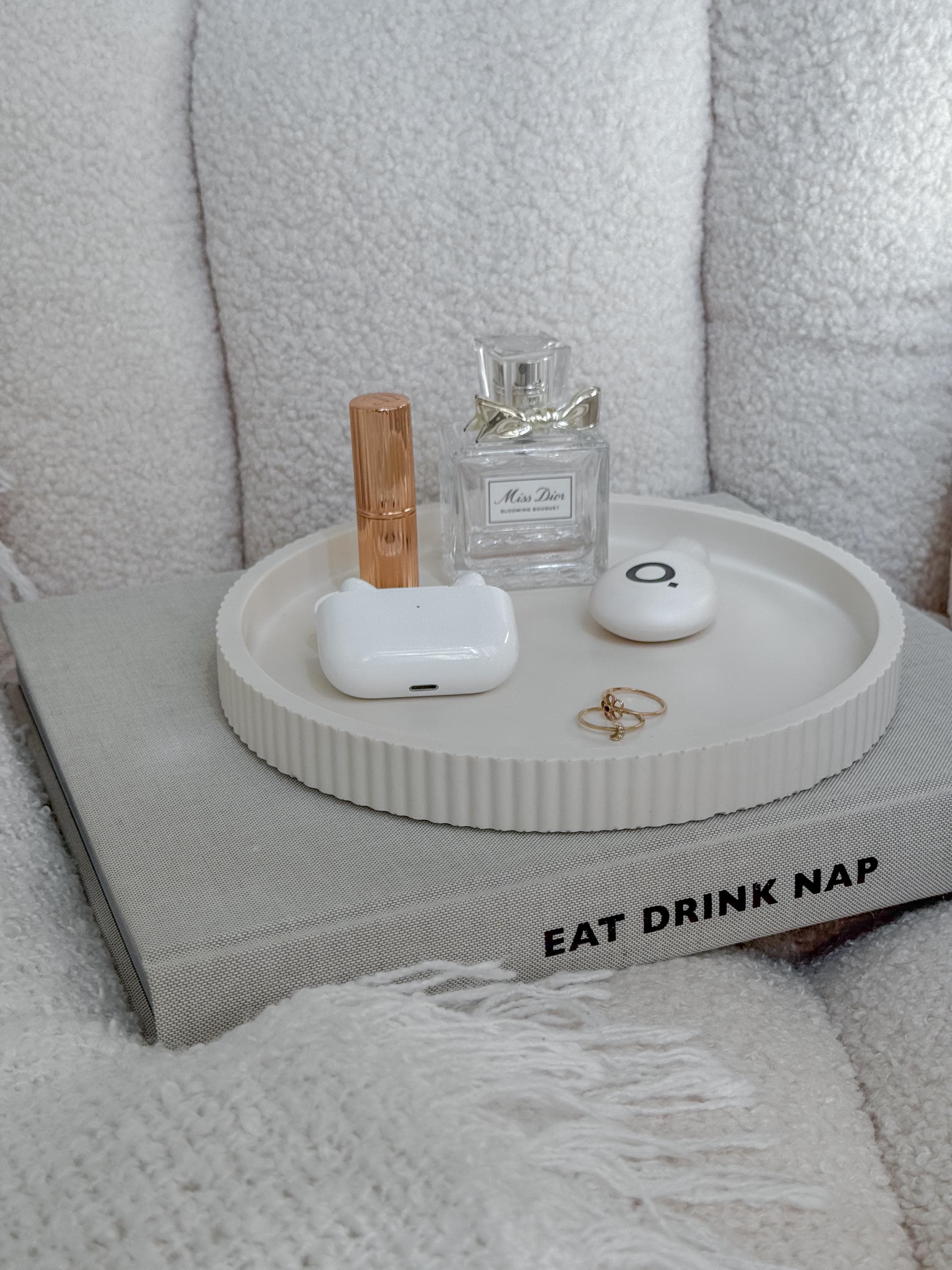 Ribbed Round Tray, Table Plate, Cosmetic Perfume Organizer Dish ...