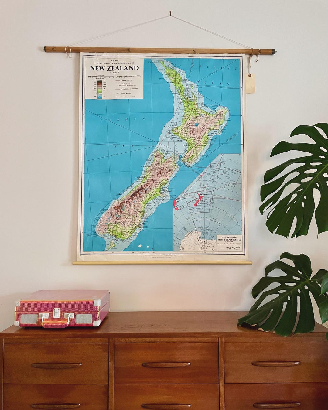 Vintage 1973 Large Schoolroom Map of New Zealand - Pull Down Canvas ...
