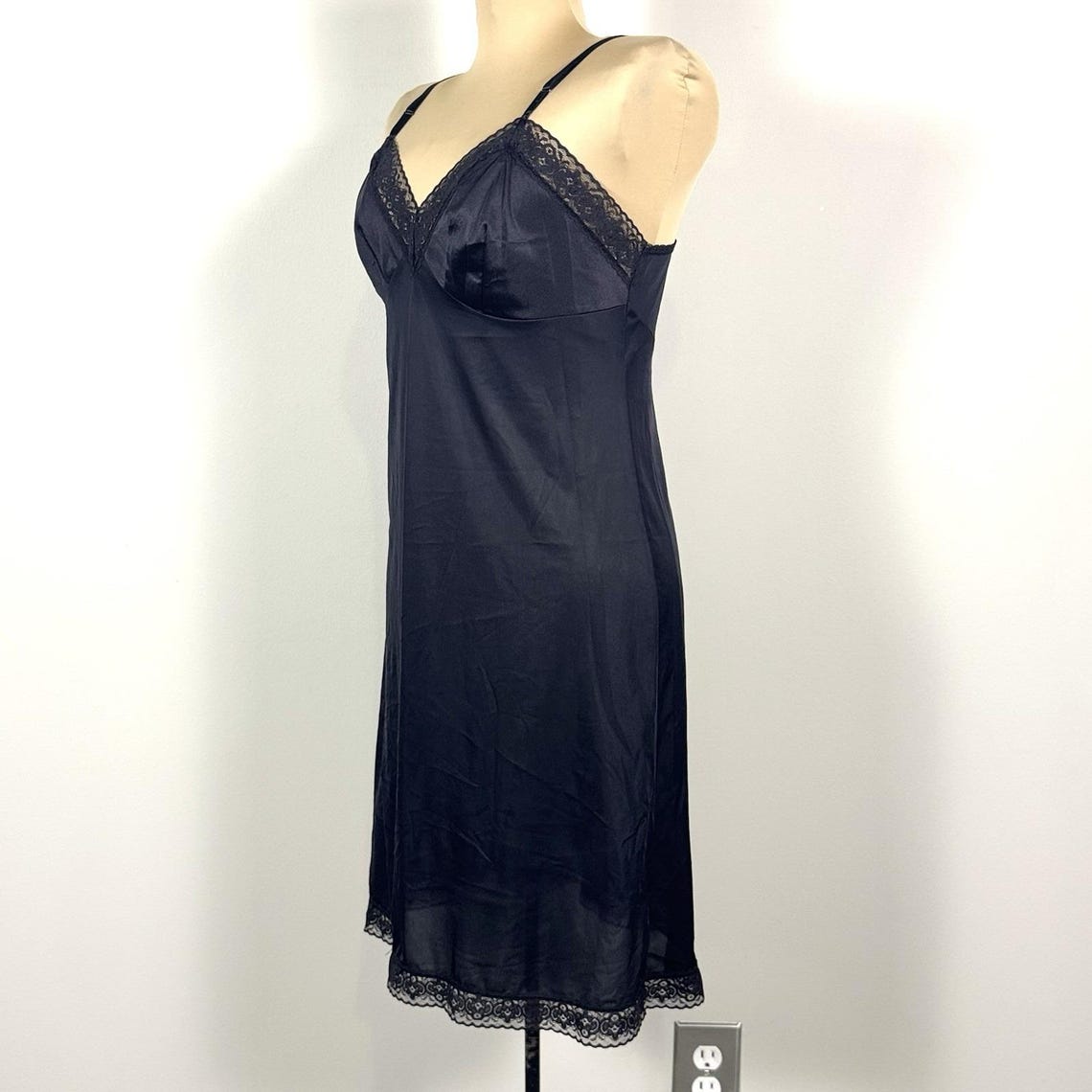 Vtg Vanity Fair Black Full Slip Size S/M Dark Romance Nylon Lace Empire ...