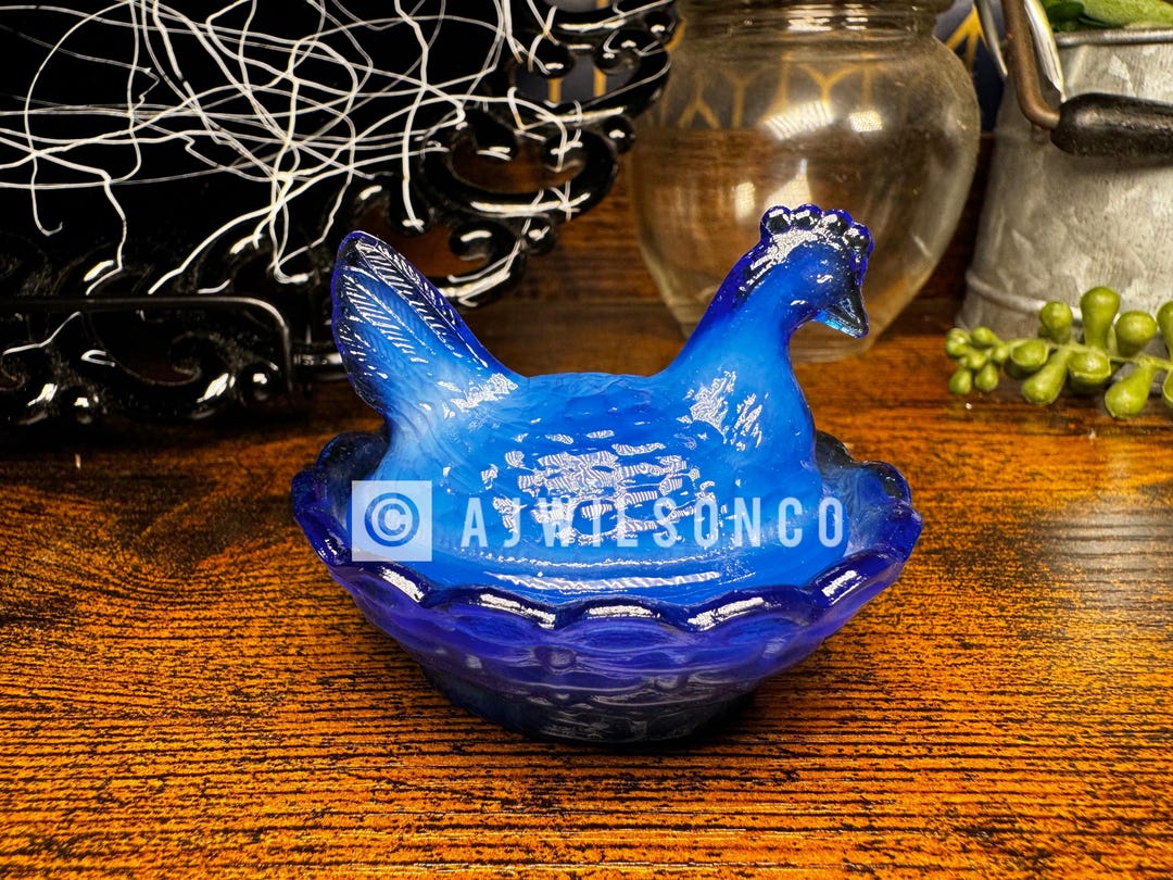 Vintage Boyds Crystal Art Glass Pocono Blue 52 Glass Chick Salt Cellar ...