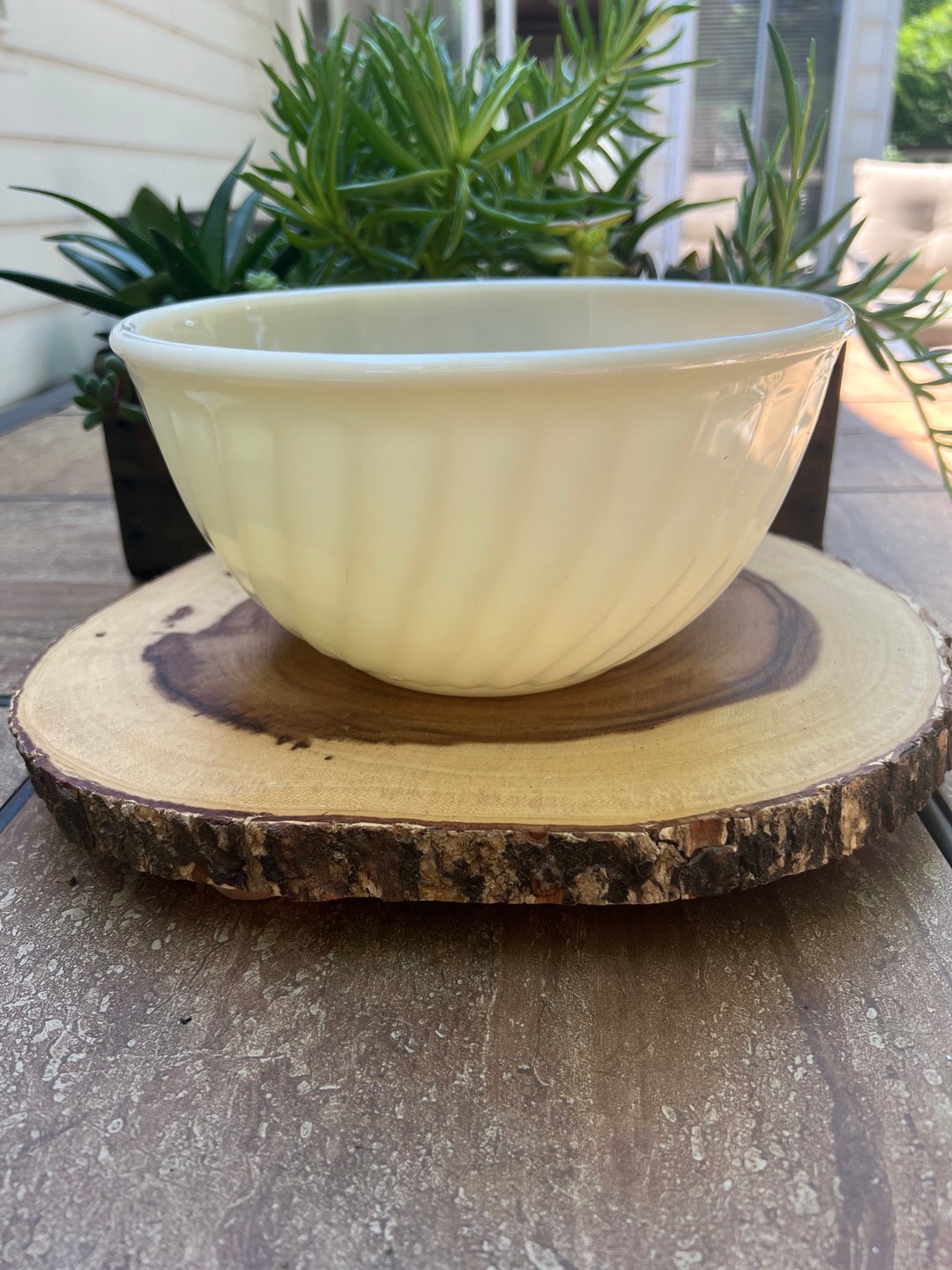 Vintage Fire King Ivory Color Glass Mixing Bowl / Swirl Pattern-9d - Etsy