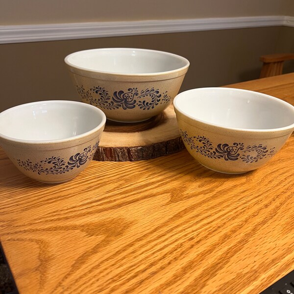 Vintage Pyrex Bowls - Etsy