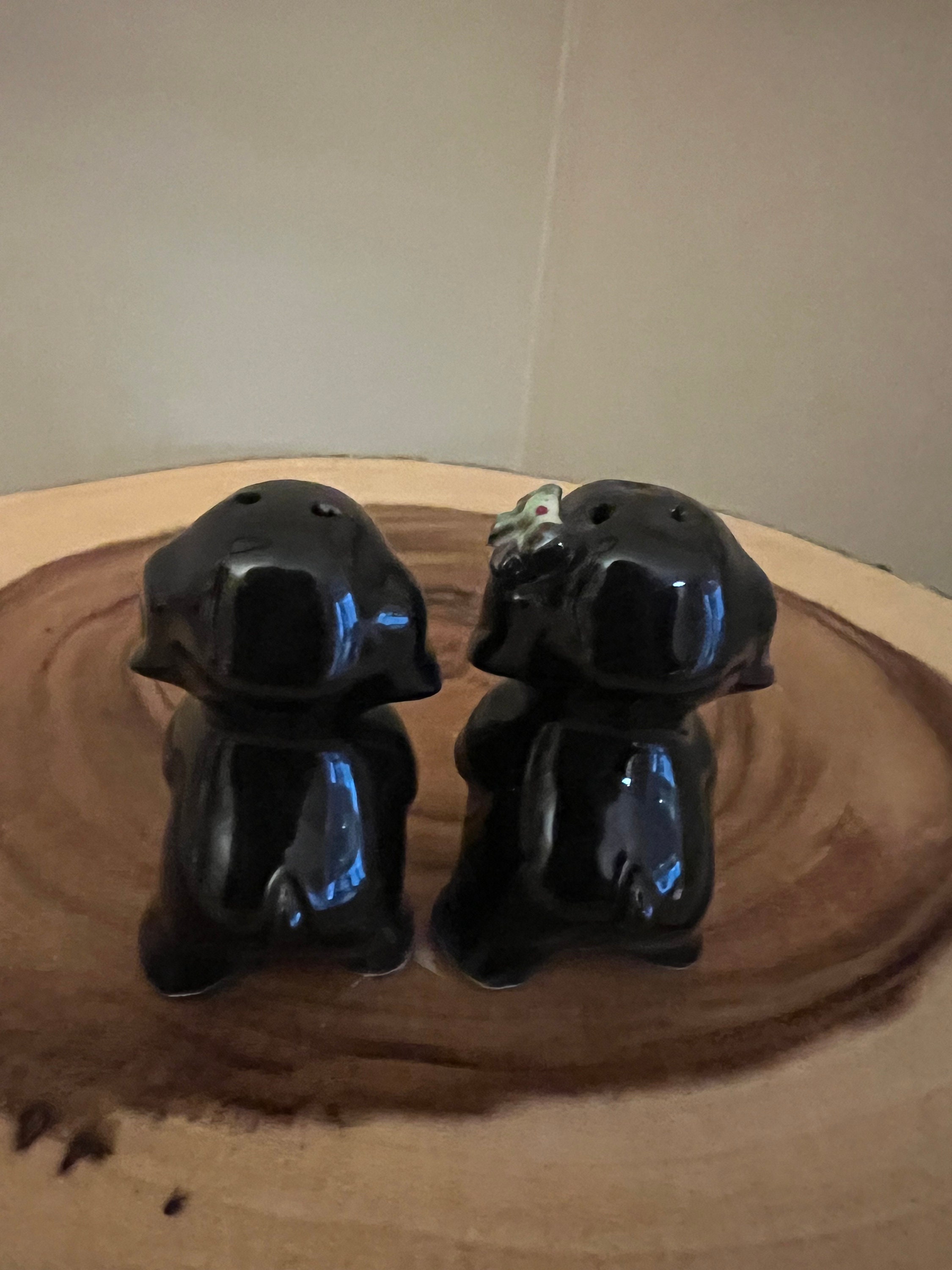 Vintage Kitsch Elephant Salt and Pepper Shakers - Etsy