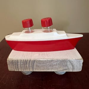 Vintage Kitsch Ship Salt and Pepper Shaker Set - Etsy
