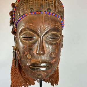 240433 - Rare African Mwana Pwo Mask From the Chokwe - Certificate ...