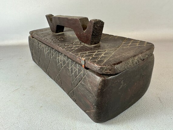 240107 - African Ethiopian wooden Carved Box - Ethiop… - Gem