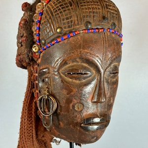 240433 - Rare African Mwana Pwo Mask From the Chokwe - Certificate ...