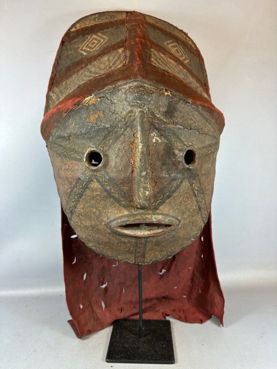 240115 - Rare African Mukunda helmet dance mask from … - Gem