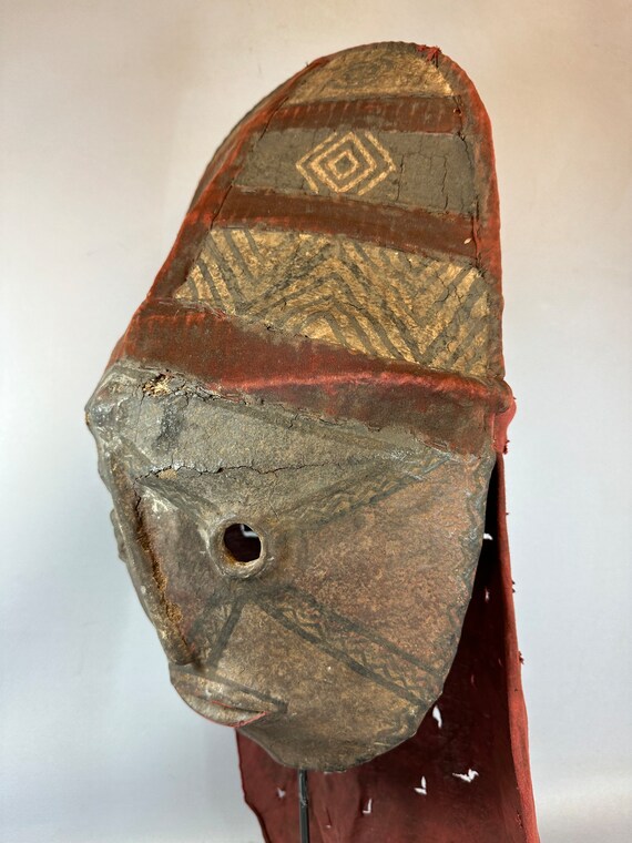 240115 - Rare African Mukunda helmet dance mask from … - Gem