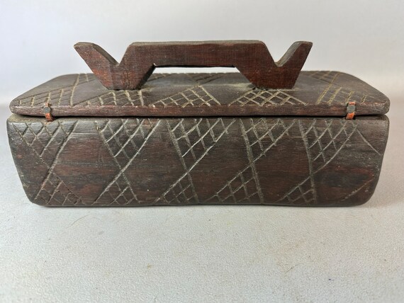 240107 - African Ethiopian wooden Carved Box - Ethiop… - Gem