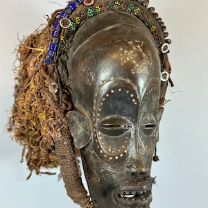 240432 - Rare African Mwana Pwo Mask From the Chokwe - Certificate ...