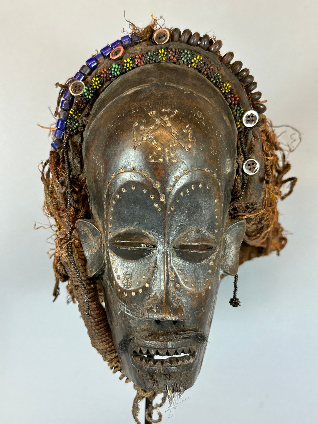 240432 - Rare African Mwana Pwo Mask From the Chokwe - Certificate ...