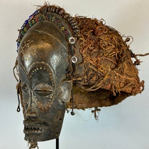 240432 - Rare African Mwana Pwo Mask From the Chokwe - Certificate ...